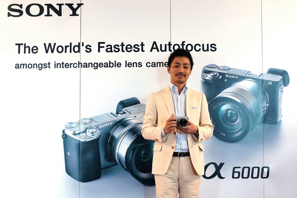 เทคโนโลยีล่าสุดกล้อง CX6000 กับระบบออโต้โฟกัสที่เร็วที่สุดในโลก มันใจ ...