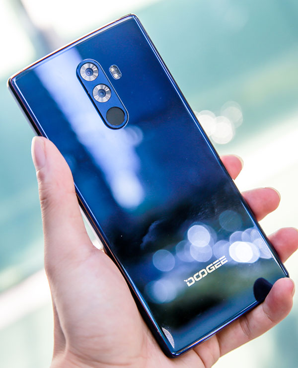 เปิดตัว Doogee Mix 2 สมาร์ทโฟนขอบบางเฉียบ จอ 18:9 RAM 6 GB พร้อมกล้อง ...